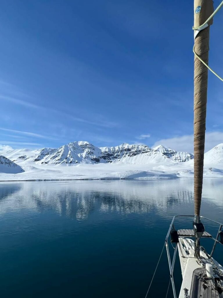Sail and Explore Svalbard With a Guide | 57hours