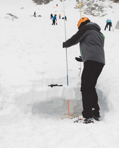 Avalanche Education Courses | 57hours
