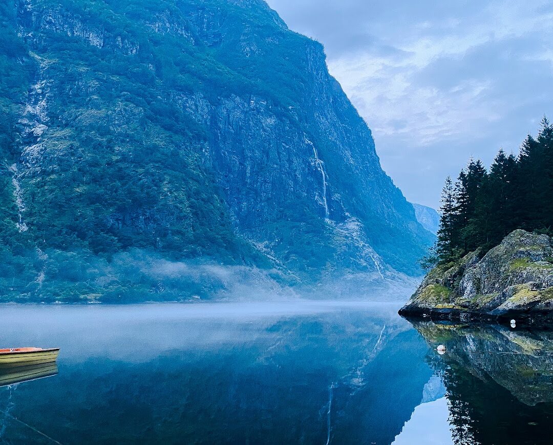 Guided Sea Kayaking Tour from Flam Beach, Norway | 57hours