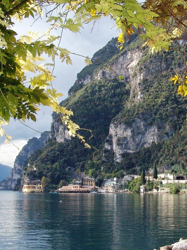 Walking Holidays Across Great Lakes of Italy | 57hours